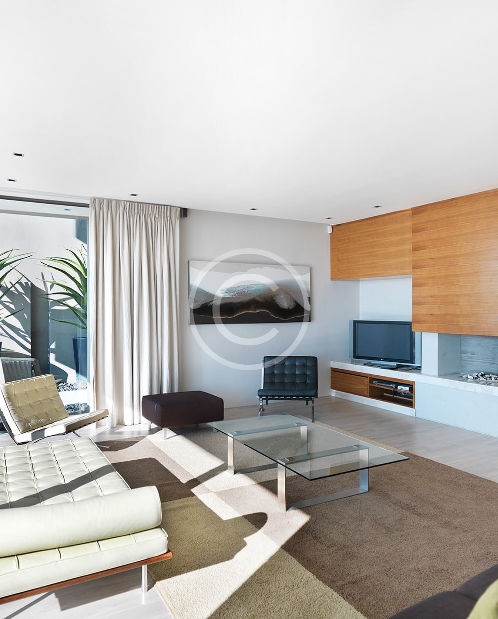 Compact 2-Bedroom Flat – PAK’TE